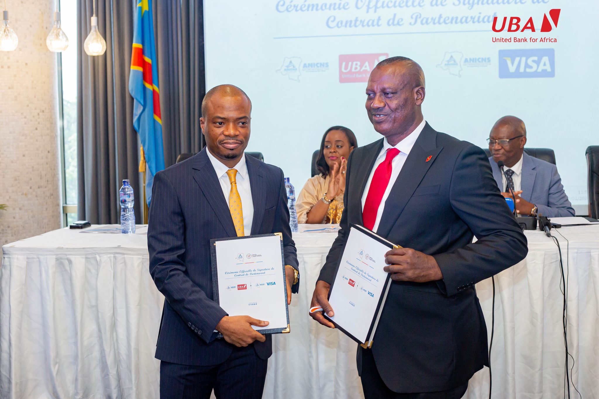 La toute première Carte Nationale d'Assurance Maladie (CNAM) possible grâce au Ministère de la ...